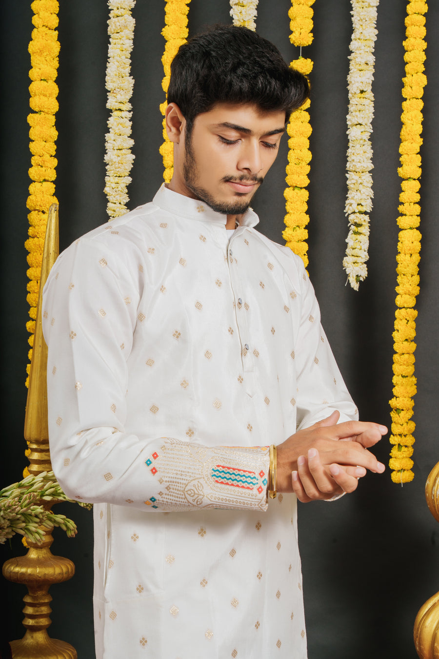 WHITE RAJWADI PATTERN JACQUARD DESIGNER KURTA – shriimant